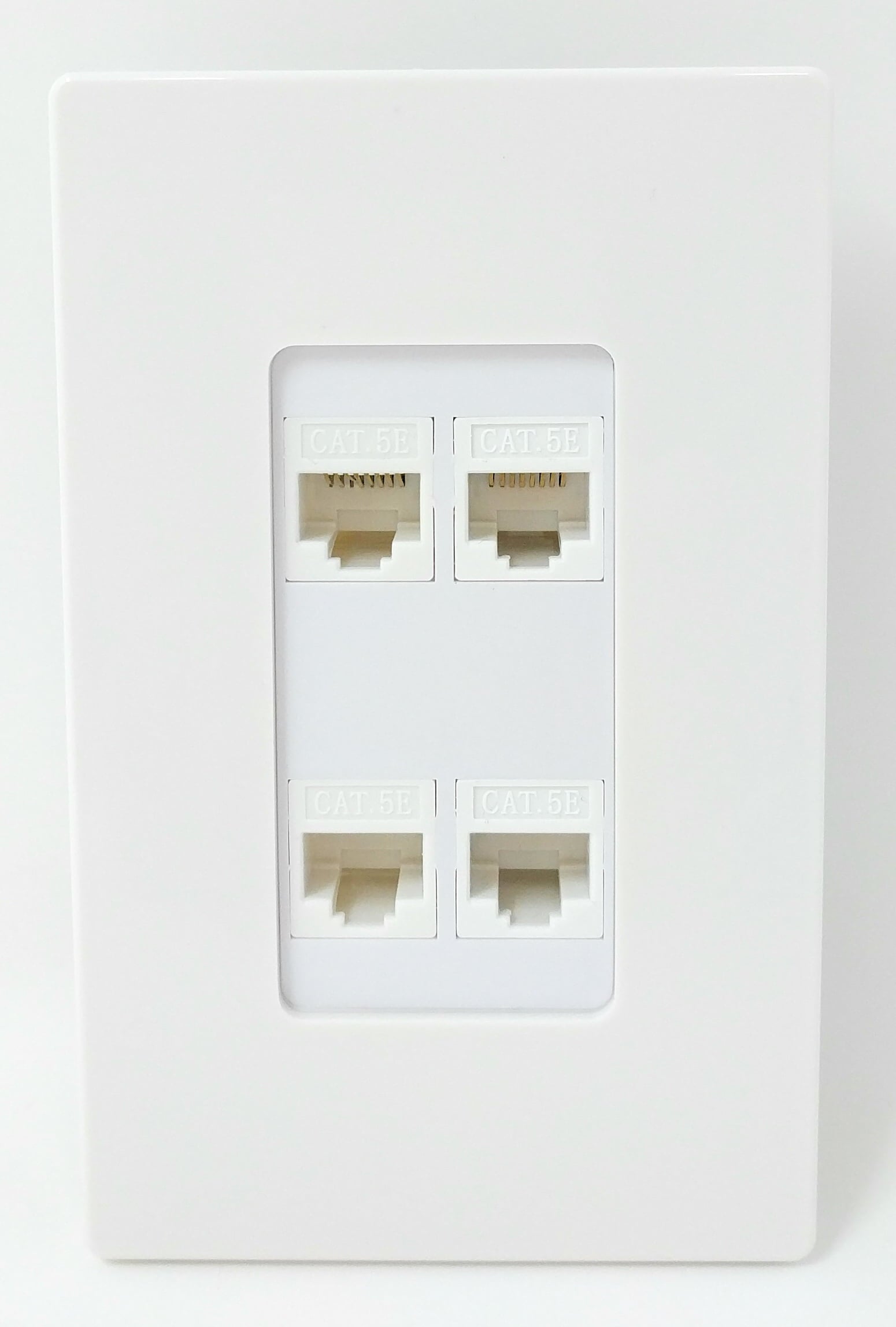 RiteAV Screwless Decorative 1 Gang 4 Port Cat5e Wall Plate - White/Whi