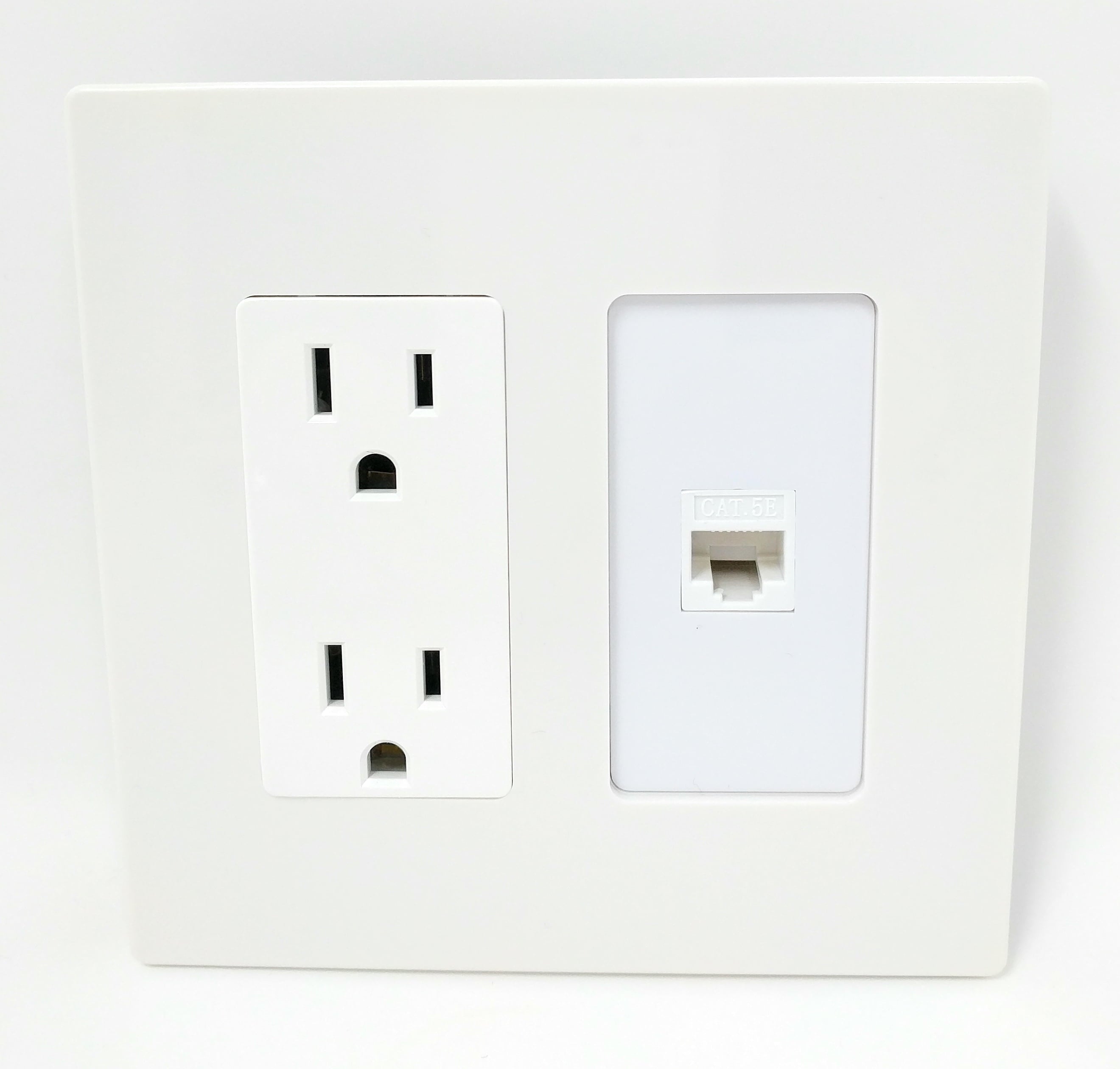 RiteAV - 15 Amp Power Outlet and 1 Port Cat5e Ethernet White Screwless